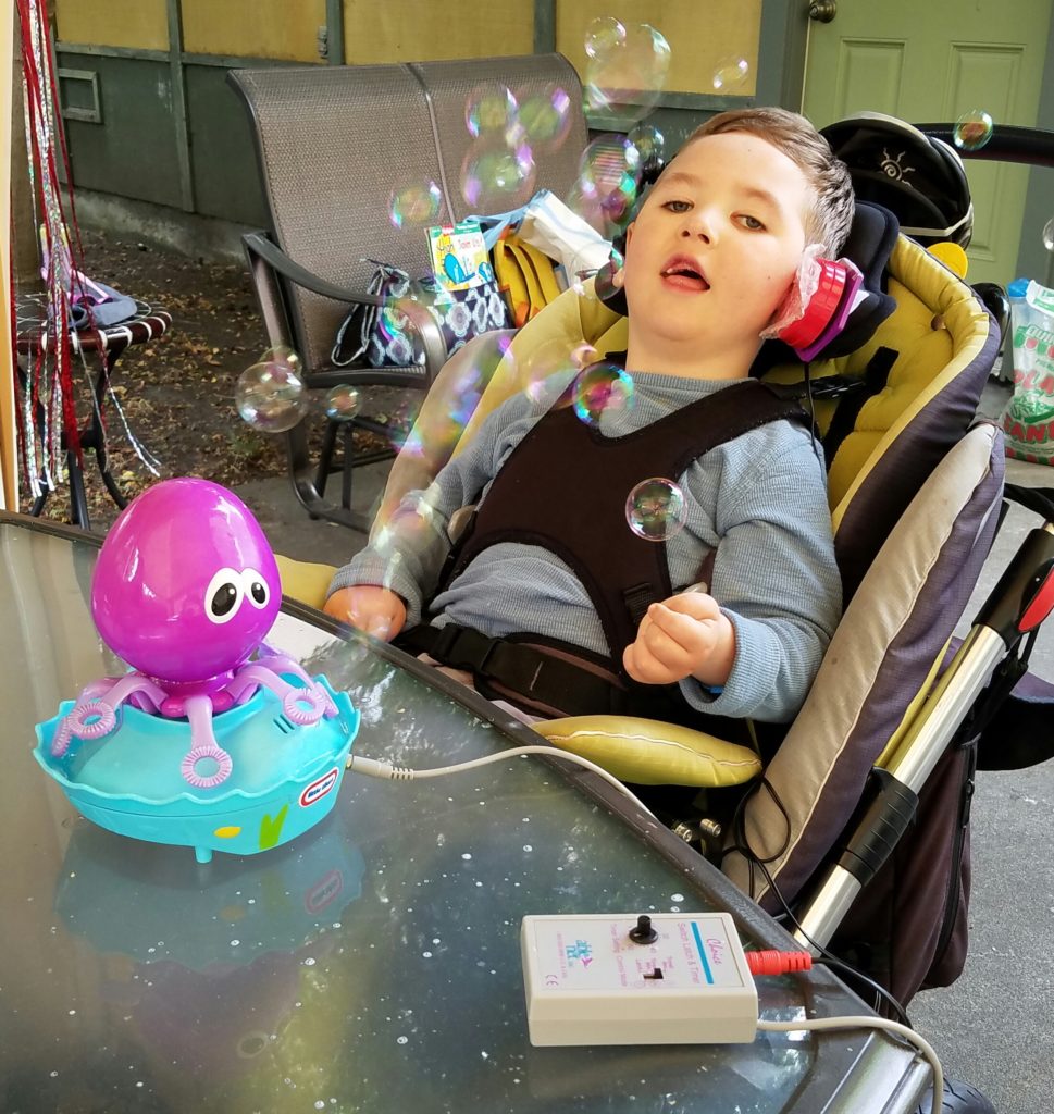 Backyard Bubble Fun - Little Bear Sees